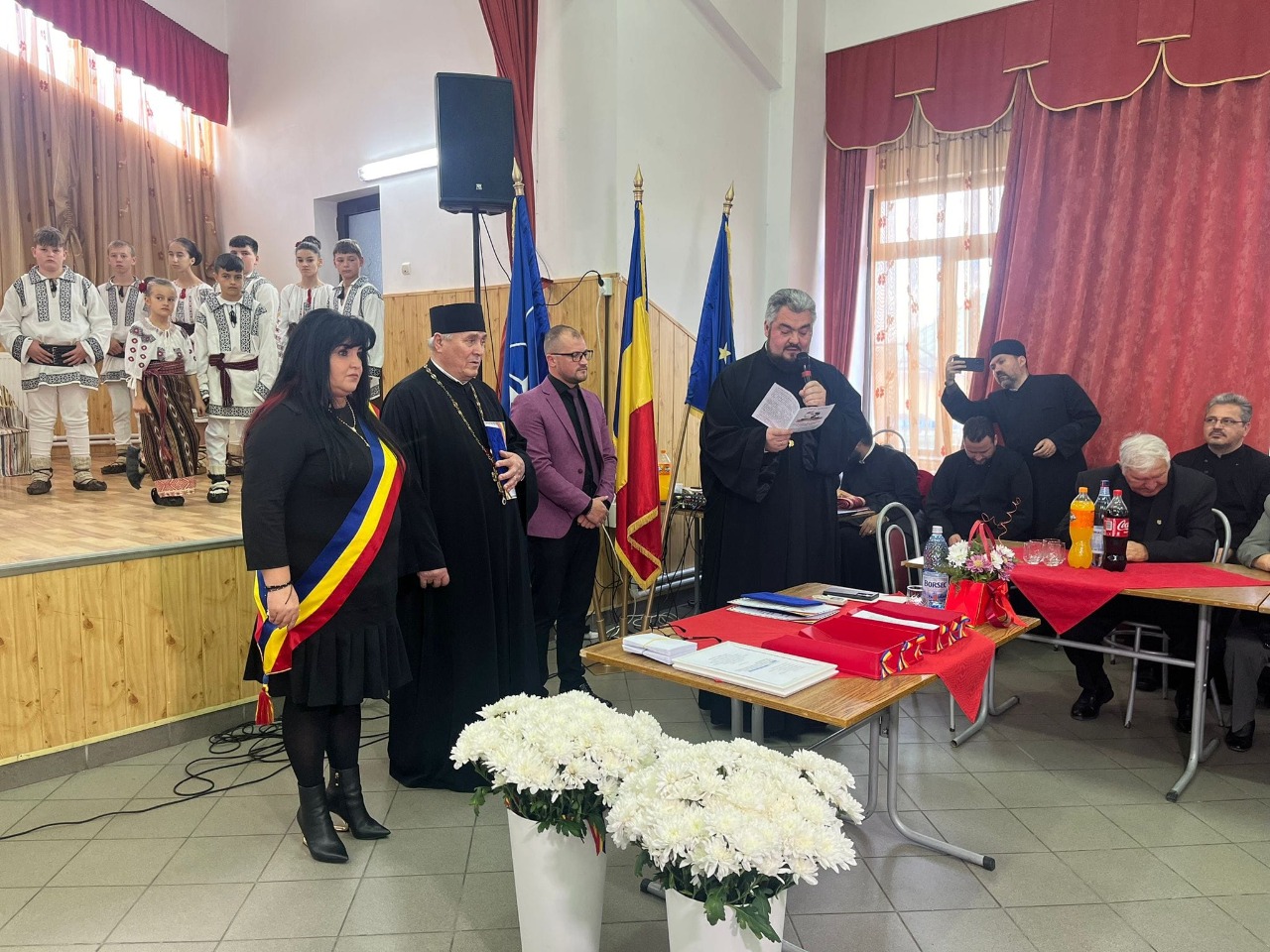 Părintele PETRE MORARU - CETĂȚEAN DE ONOARE al Comunei Poduri ...